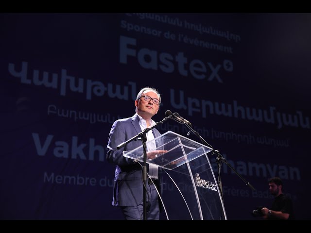 Դիպլոմների հանձնում