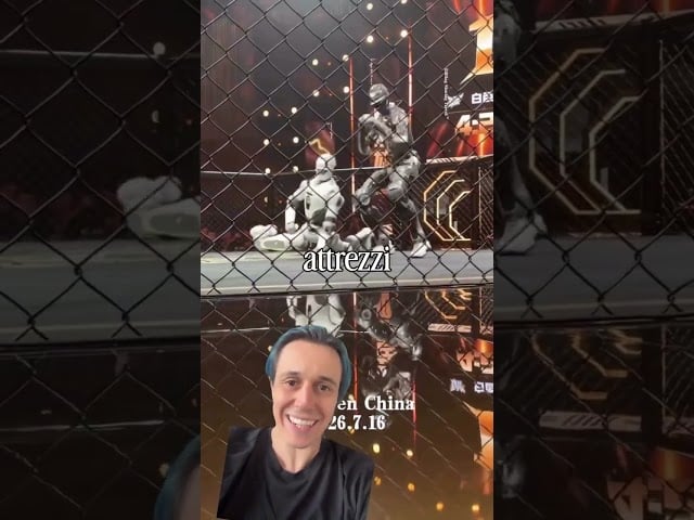 ROBOT DECAPITATO NEL PRIMO TORNEO MONDIALE DI COMBATTIMENTO TRA UMANOIDI Il 16 luglio, a Shenzhen,
