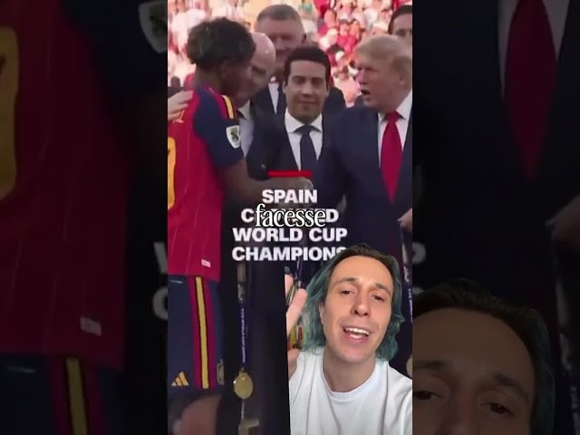 TRUMP ALLONTANATO DAL PALCO DOPO LA VITTORIA DELLA SPAGNA AI MONDIALI La Spagna aveva appena vinto